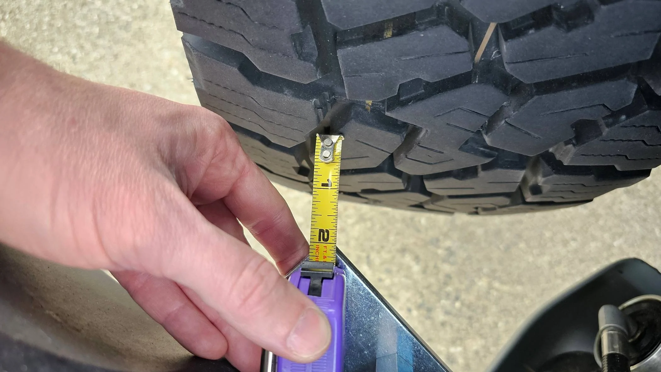 Tire Clearance to bumper - adding dune flag bracket | Jeep Gladiator ...