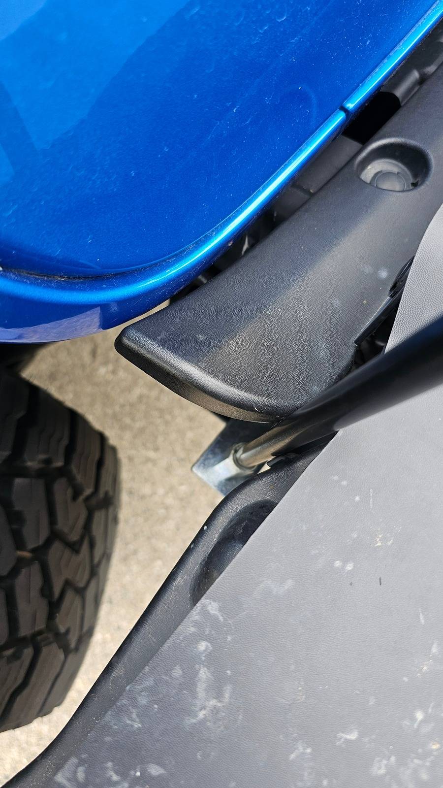 Tire Clearance to bumper - adding dune flag bracket | Jeep Gladiator ...