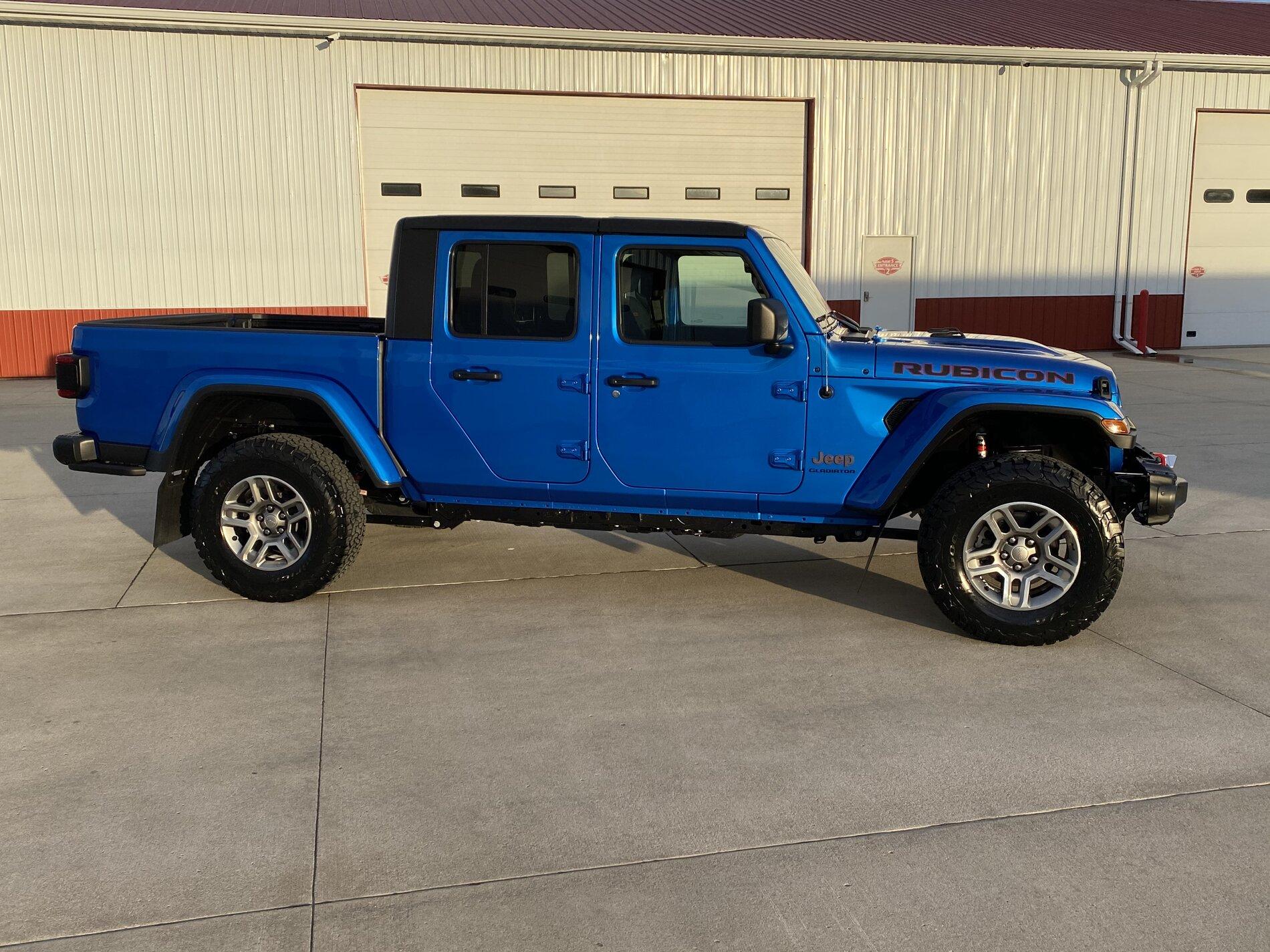 HYDRO BLUE PEARL Gladiator JT Club | Page 107 | Jeep Gladiator (JT ...