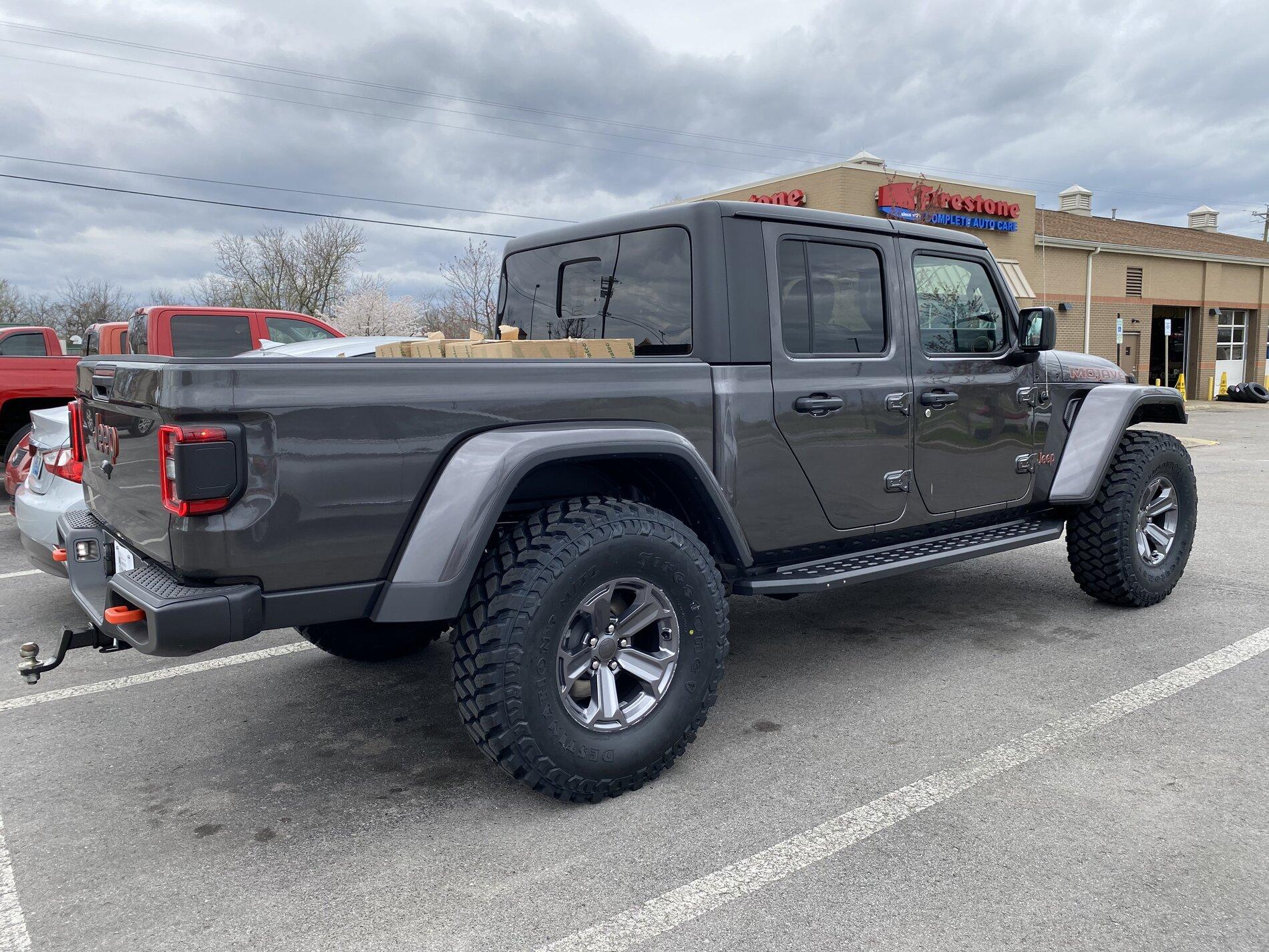 Lets see all those Gladiators with lifts and bigger tires! | Page 54 ...