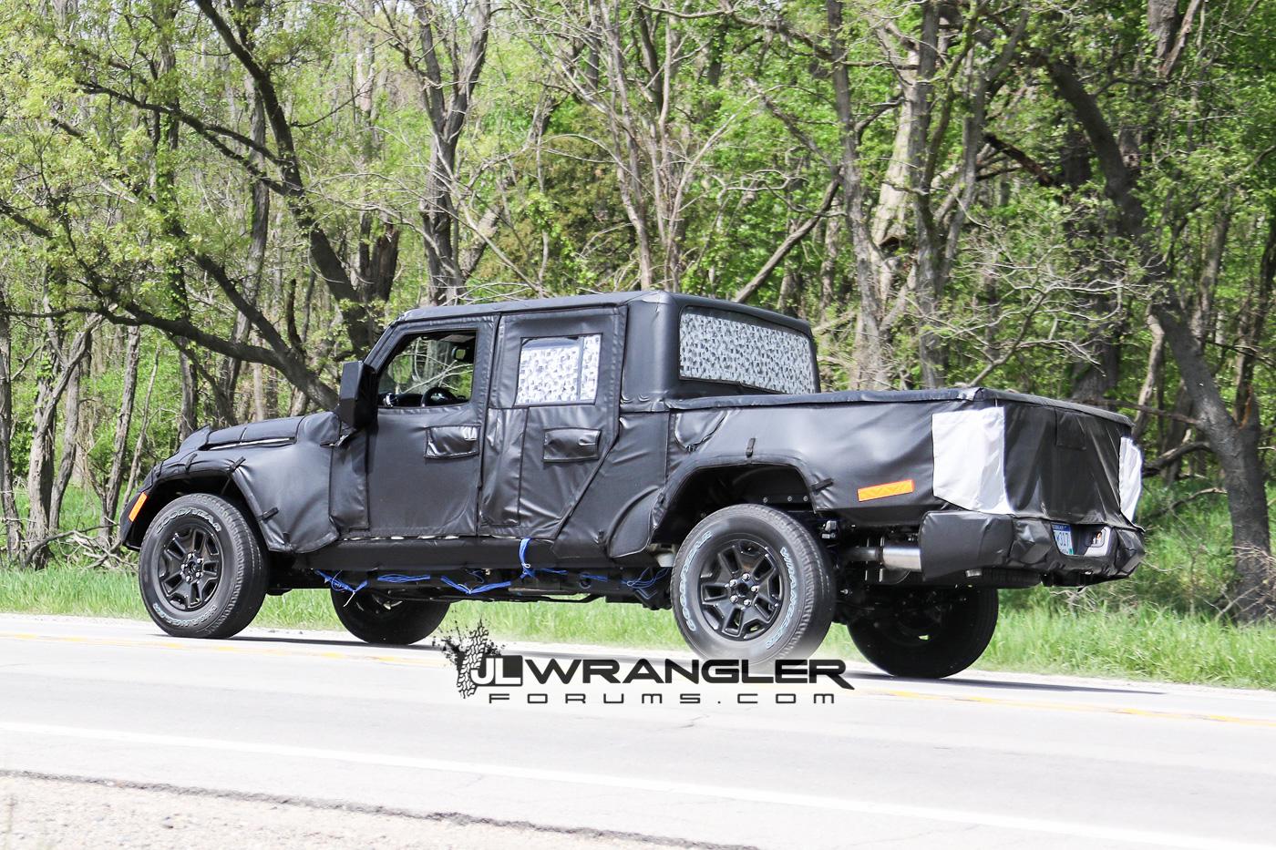 Jeep Gladiator Pickup Truck (JT) Spy Pics and Videos! | Jeep Gladiator ...