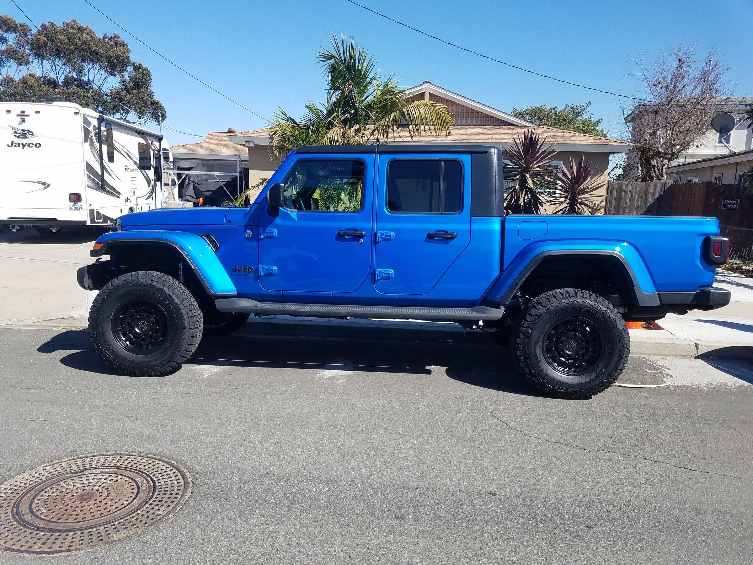 HYDRO BLUE PEARL Gladiator JT Club | Page 123 | Jeep Gladiator (JT ...