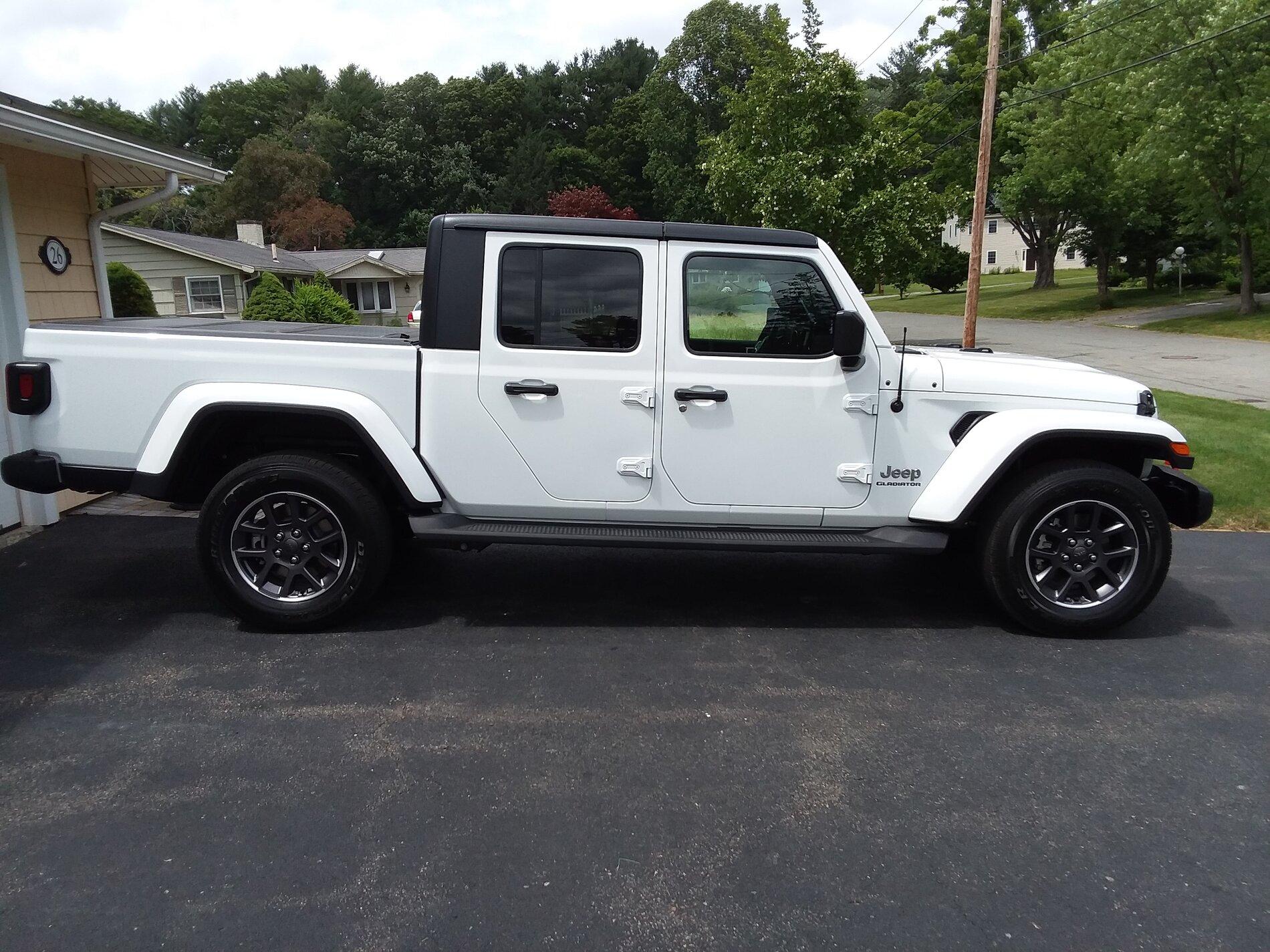 Brand new White Gladiator | Jeep Gladiator (JT) News, Forum, Community ...
