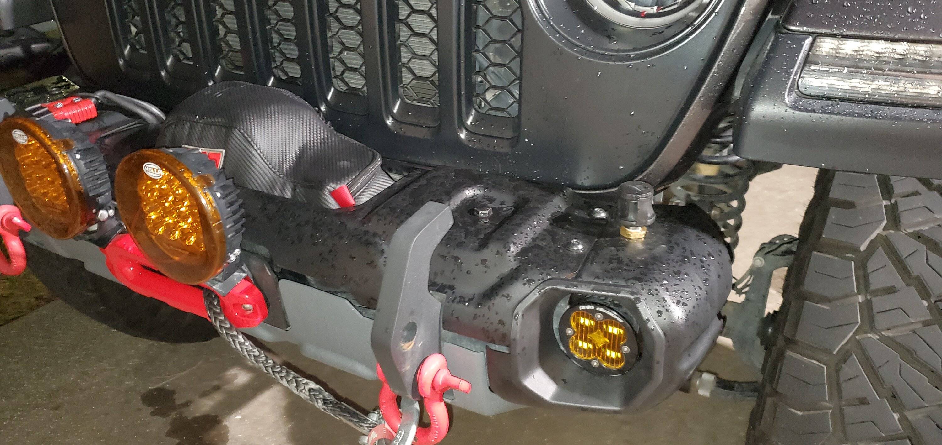 Grimm off-road Arb compressor + Falcon 3.3 piggy back shock install ...