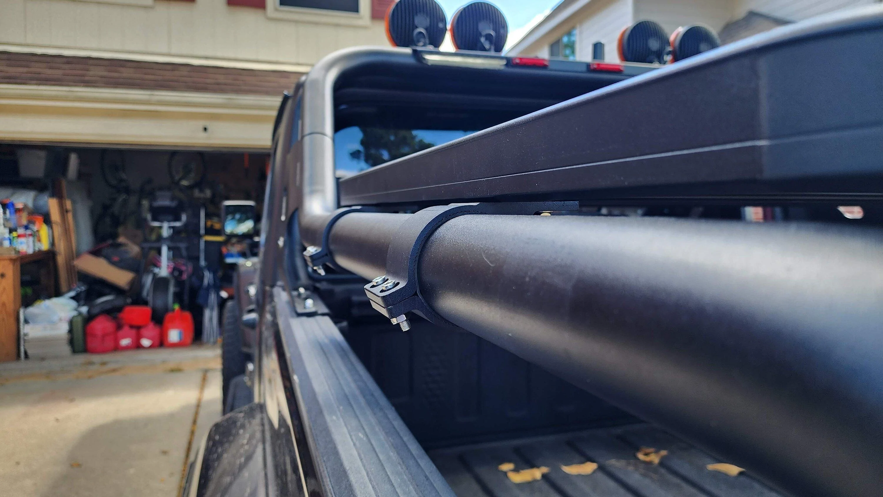 Mounted a Rhino Rack to my Maximus 3 Chase bar. | Jeep Gladiator (JT ...