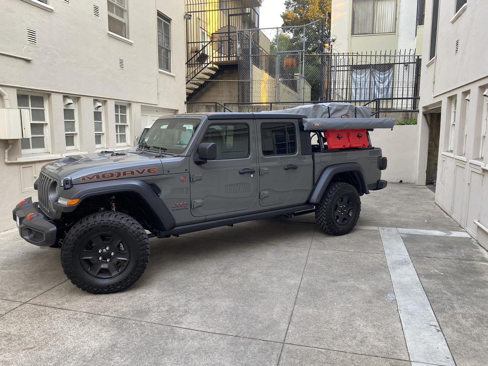 Yakima Outpost HD with RTT, Awning, Rotopax | Jeep Gladiator (JT) News ...