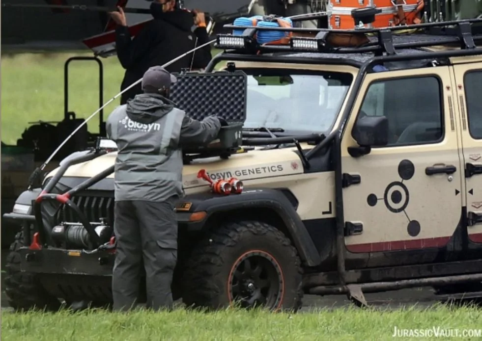 Jeep Gladiator spotted on set of Jurassic World 3 Dominion movie | Jeep ...