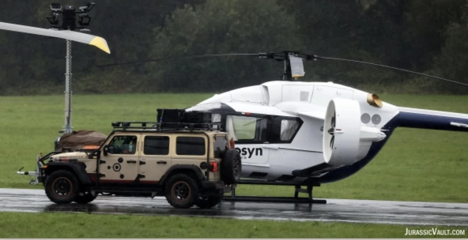 Jeep Gladiator spotted on set of Jurassic World 3 Dominion movie | Jeep ...