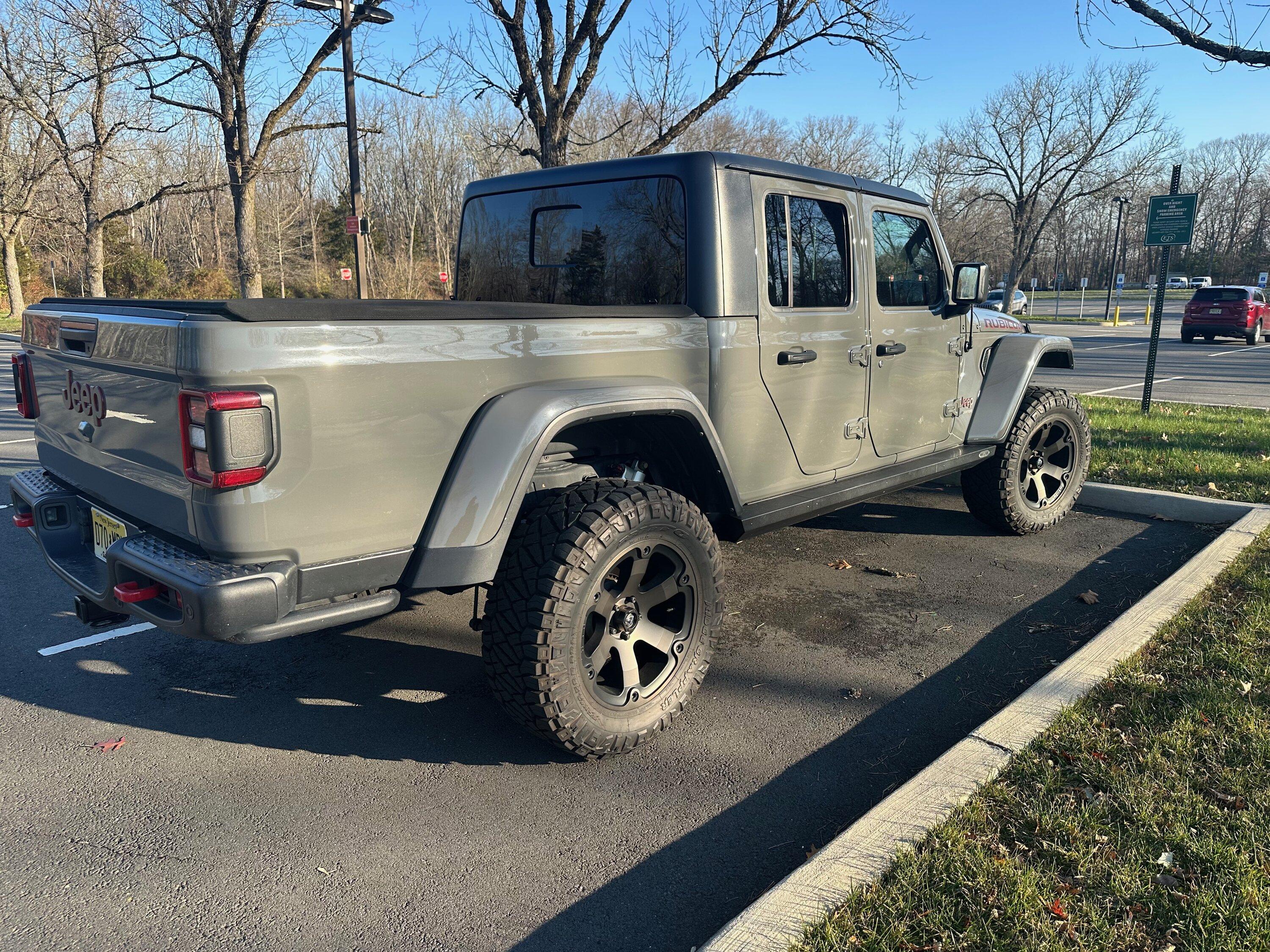 New Jersey - Maximus 3 SLT hoop, steering stabilizer and mopar tonneau ...