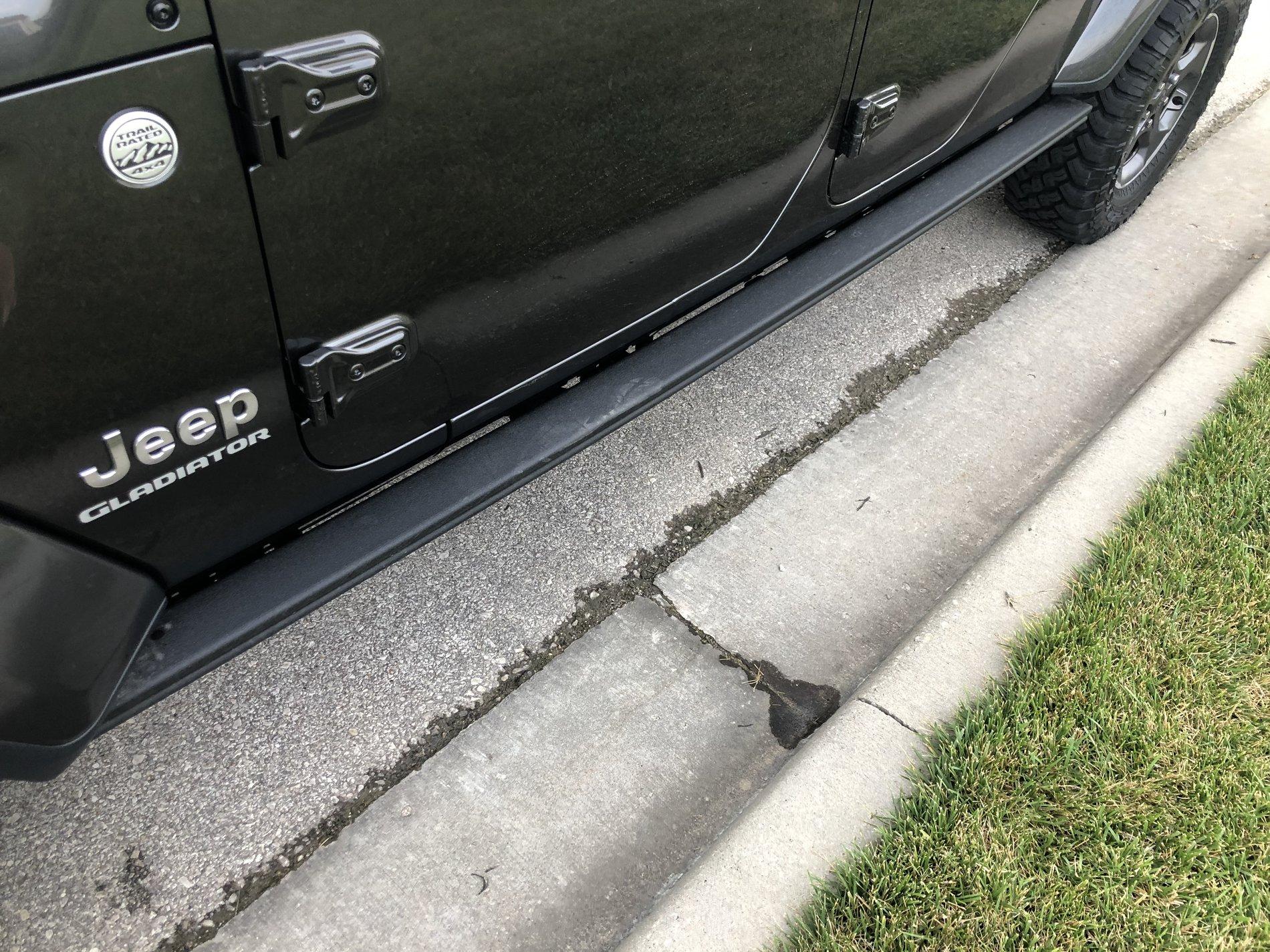 Mopar (I think?) side rail/step... | Jeep Gladiator Forum ...