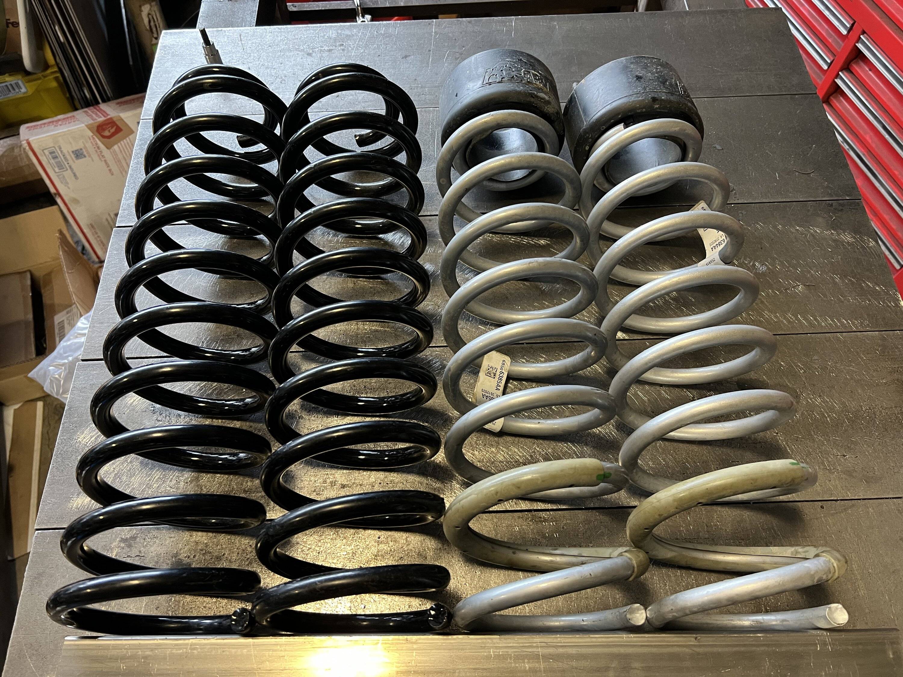 Removing AEV Mojave spacers and factory springs for Clayton/Dobinsons ...