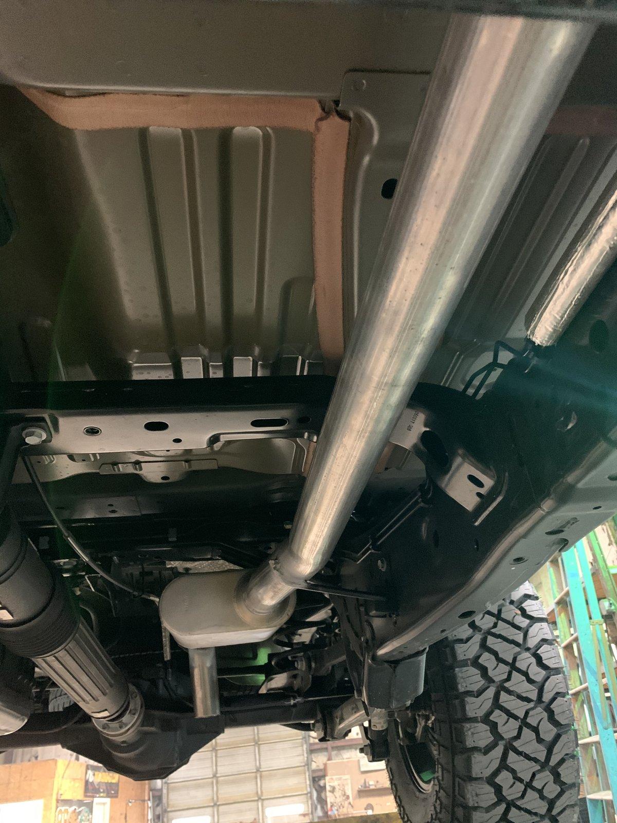 Custom Exhaust Using The Thrush Welded Muffler | Jeep Gladiator (JT ...