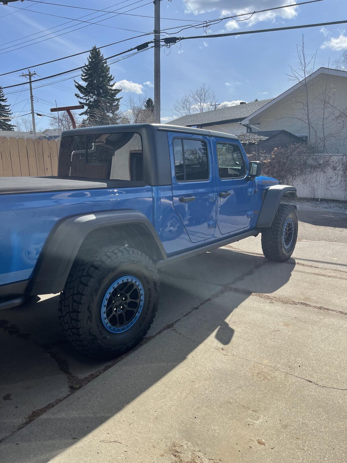 HYDRO BLUE PEARL Gladiator JT Club | Page 109 | Jeep Gladiator (JT ...