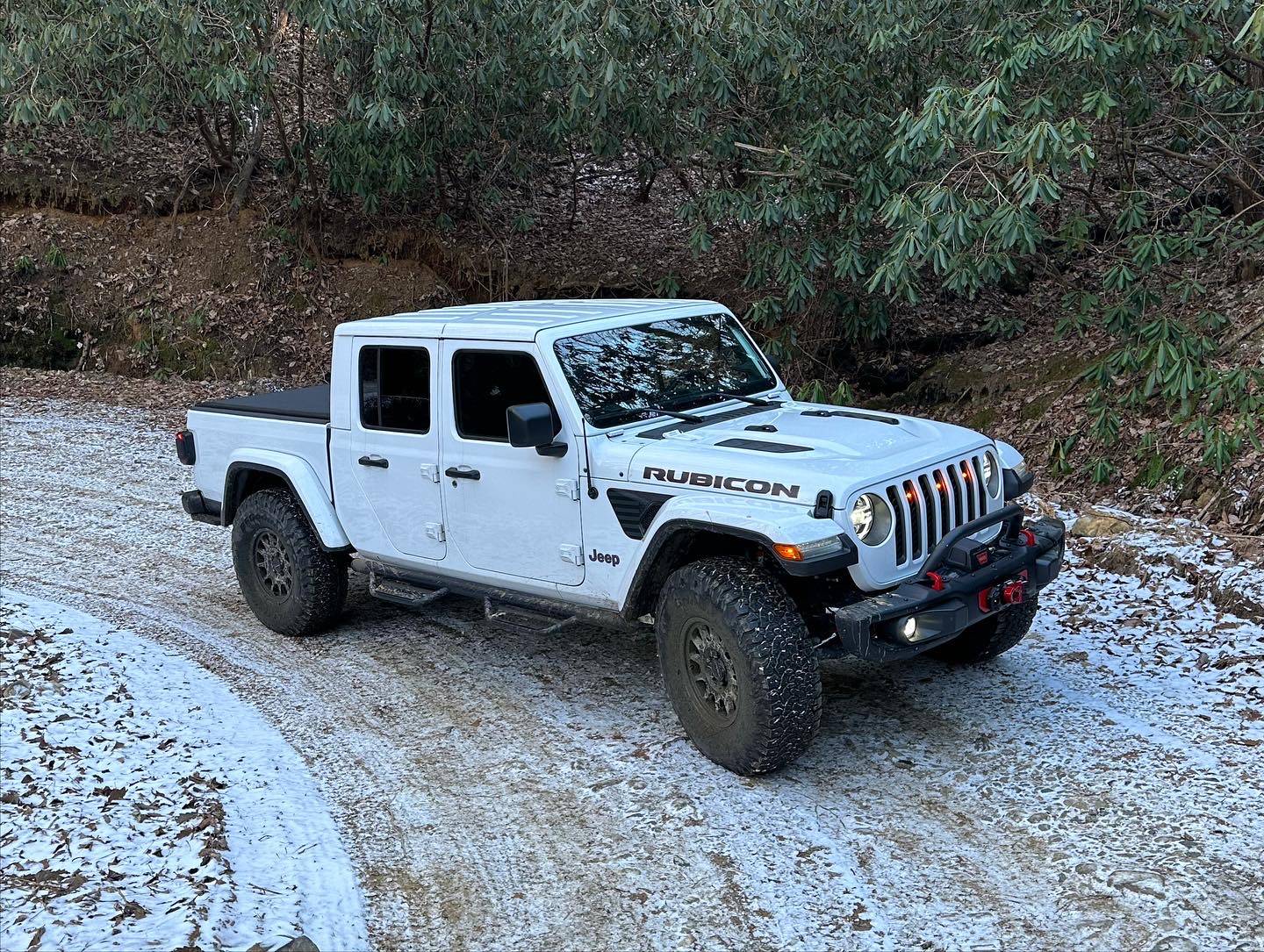 Can you put 35” tires on a Rubicon without a lift? | Jeep Gladiator (JT ...