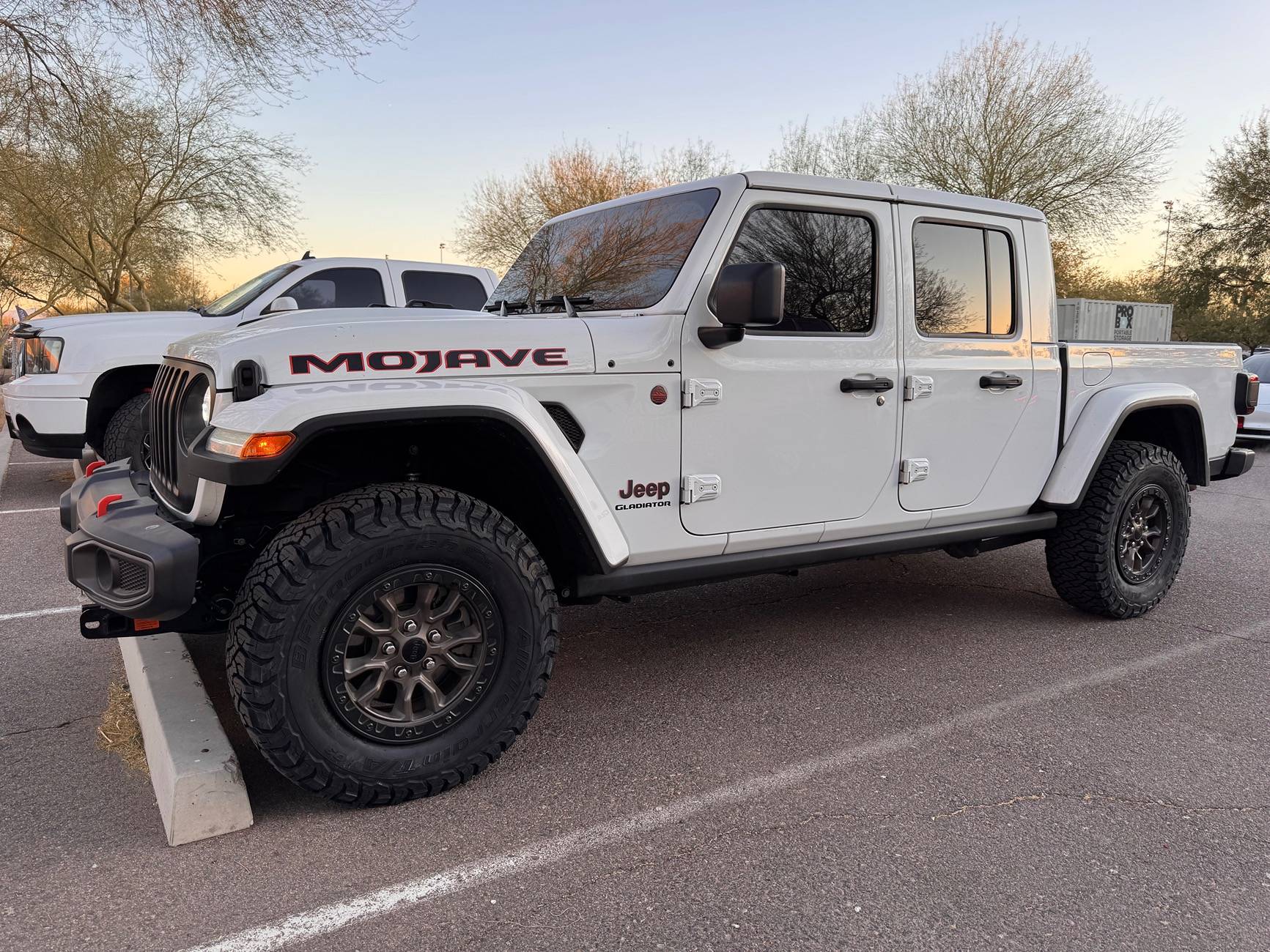 295/70/17 BFG KO3 installed on stock 7.5” rims on Gladiator Mojave ...
