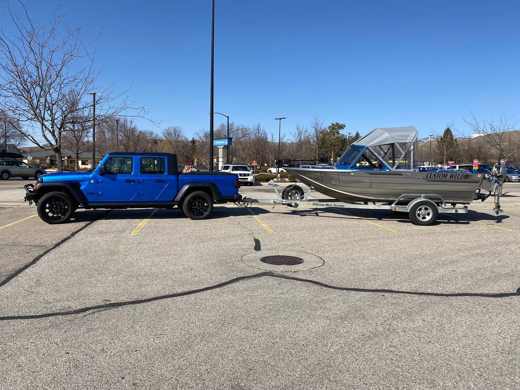 Towing pontoon boat cross country | Jeep Gladiator (JT) News, Forum ...
