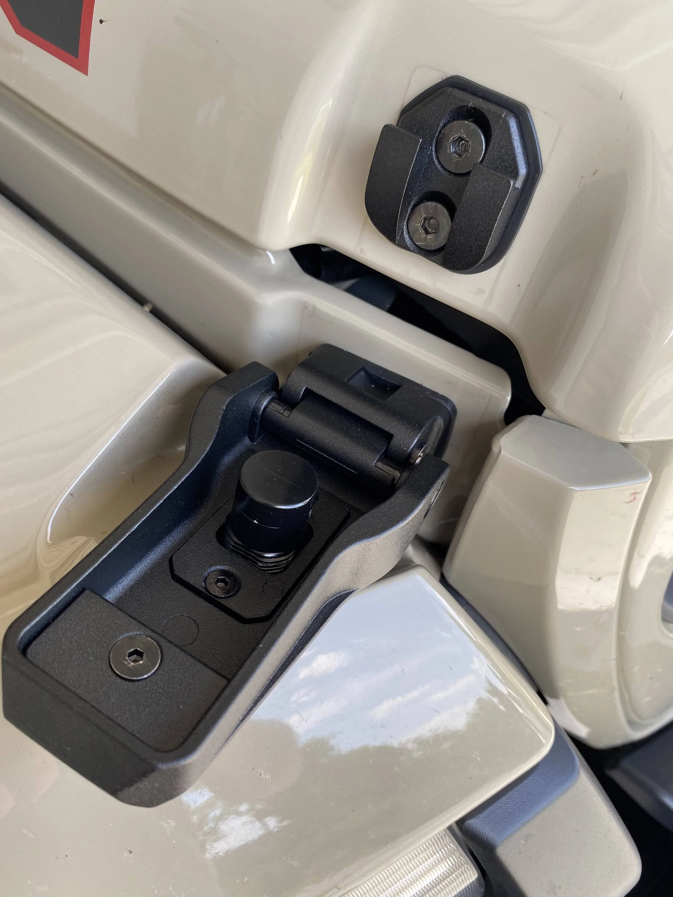 Best locking hood latches? | Page 3 | Jeep Gladiator (JT) News, Forum ...