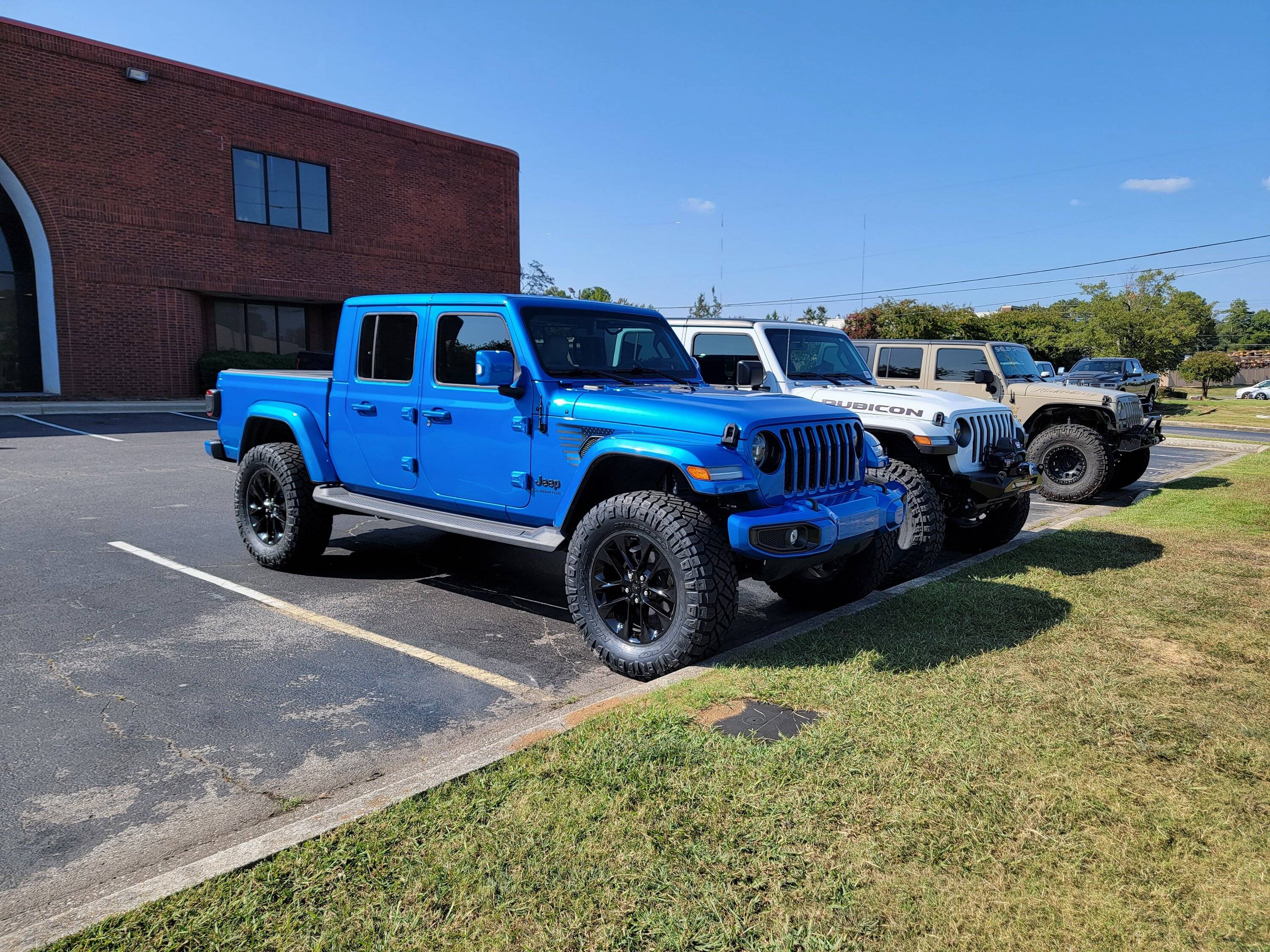 HYDRO BLUE PEARL Gladiator JT Club | Page 131 | Jeep Gladiator (JT ...