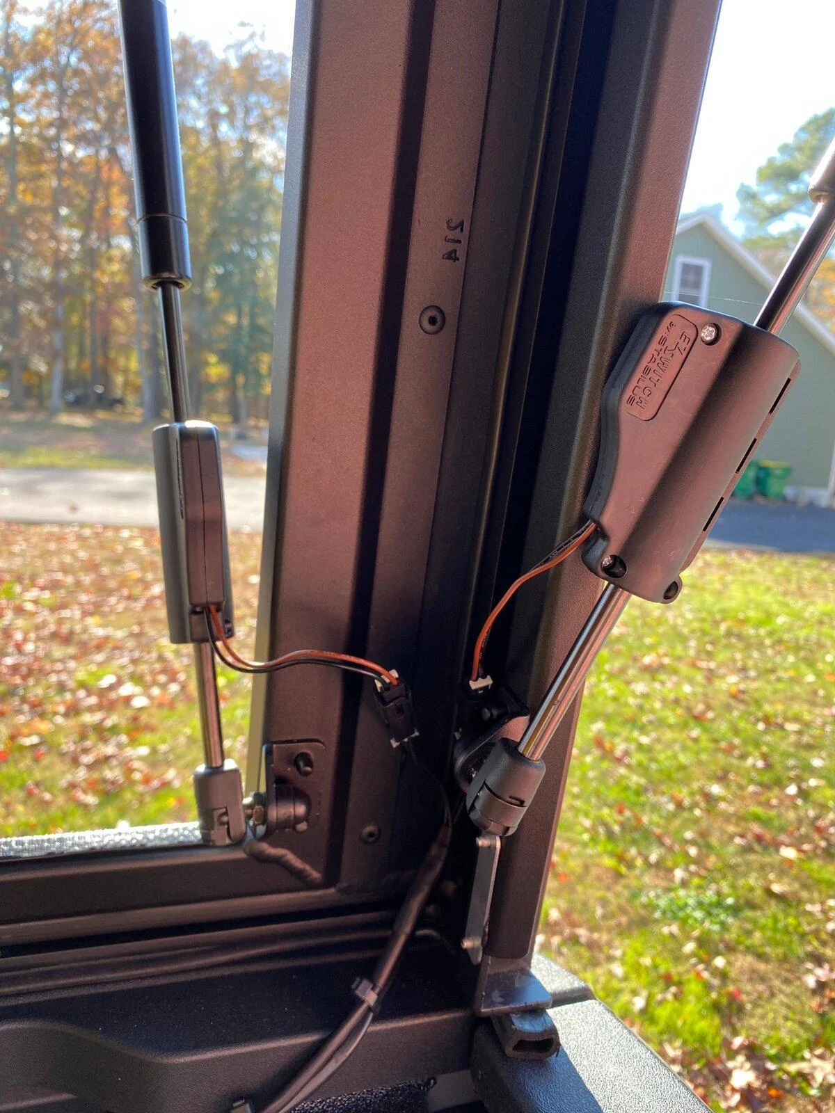 Gas strut activated switch. | Jeep Gladiator (JT) News, Forum ...