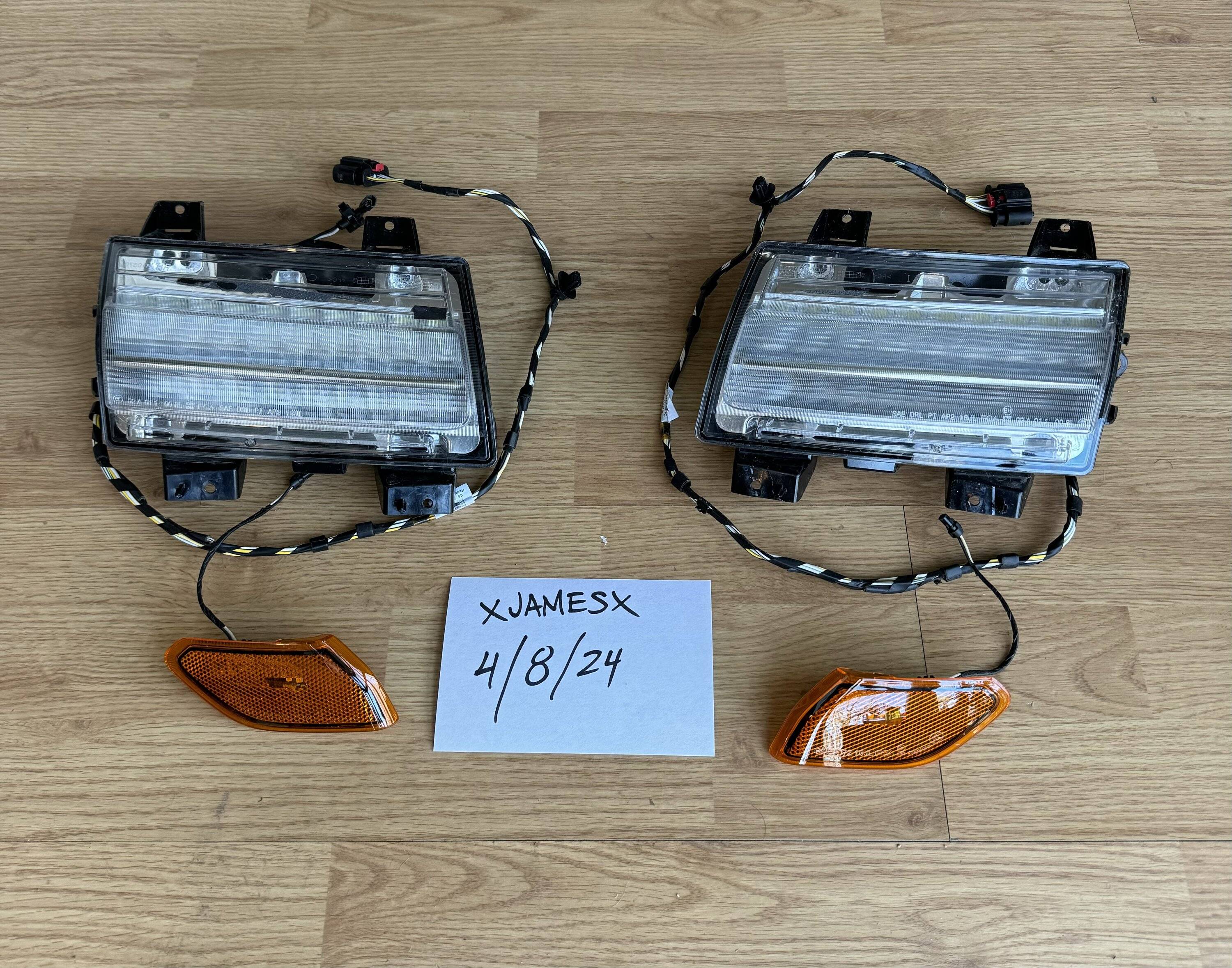 Maine - Stock LED front Turn Signals/Marker lights | Jeep Gladiator (JT ...