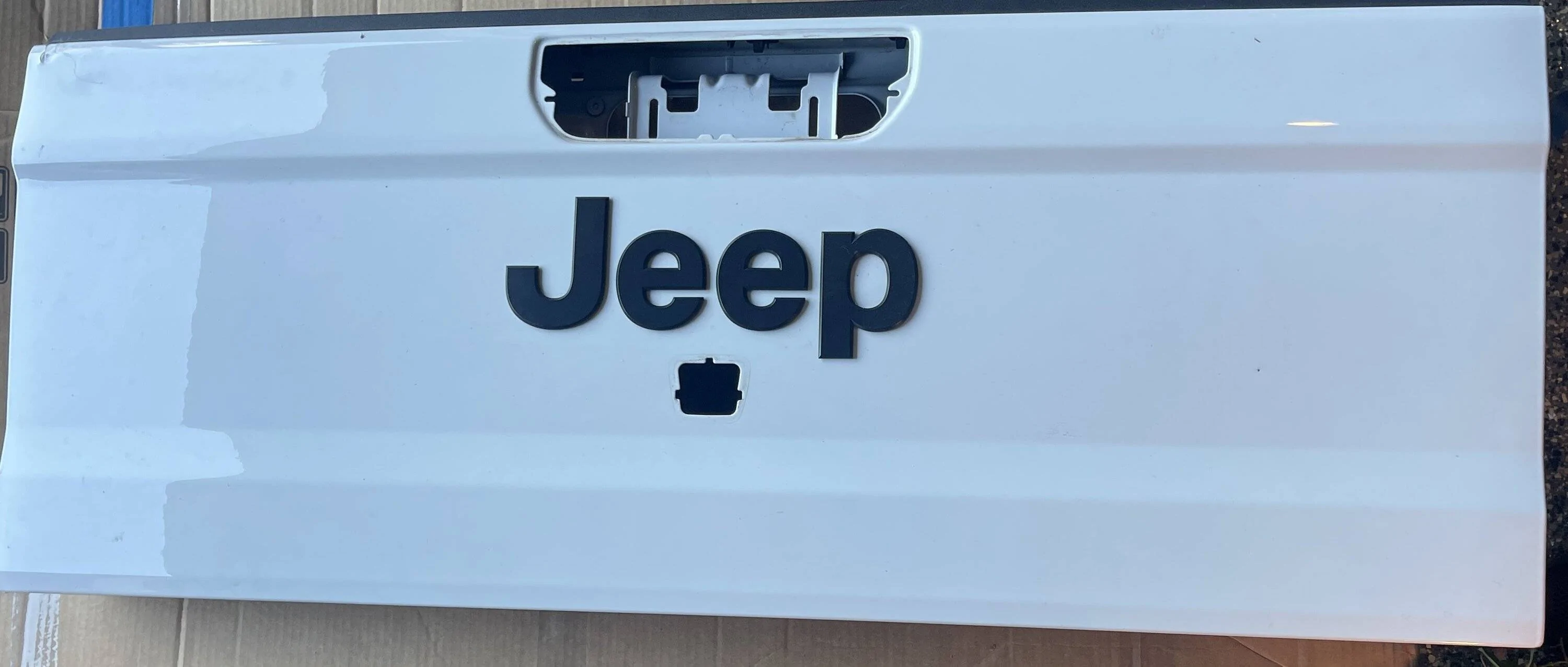 Georgia - OEM TailGate white | Jeep Gladiator (JT) News, Forum ...