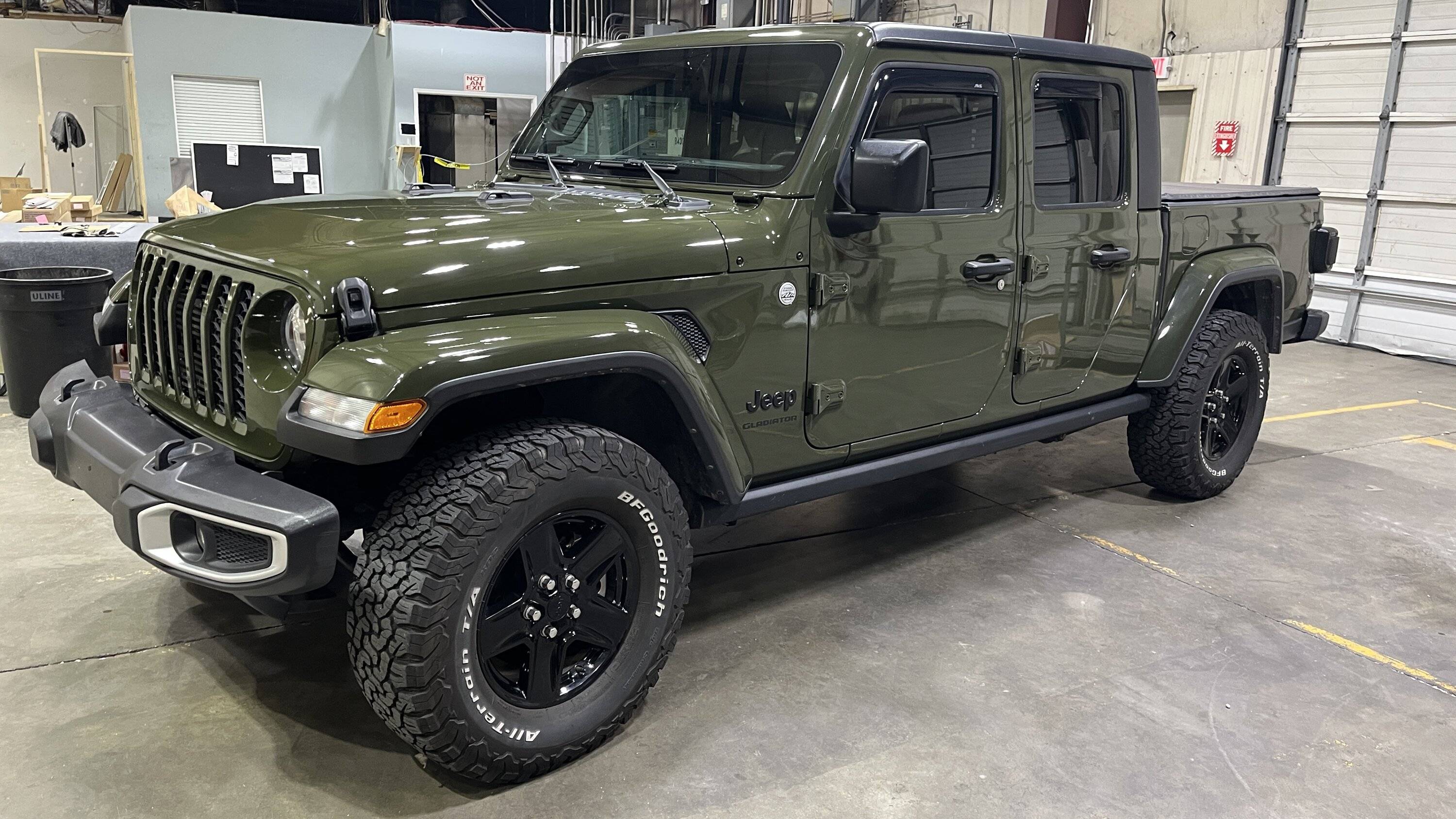 Show Me Your Pearly Whites -- White Wall Tires / White Lettering | Jeep ...
