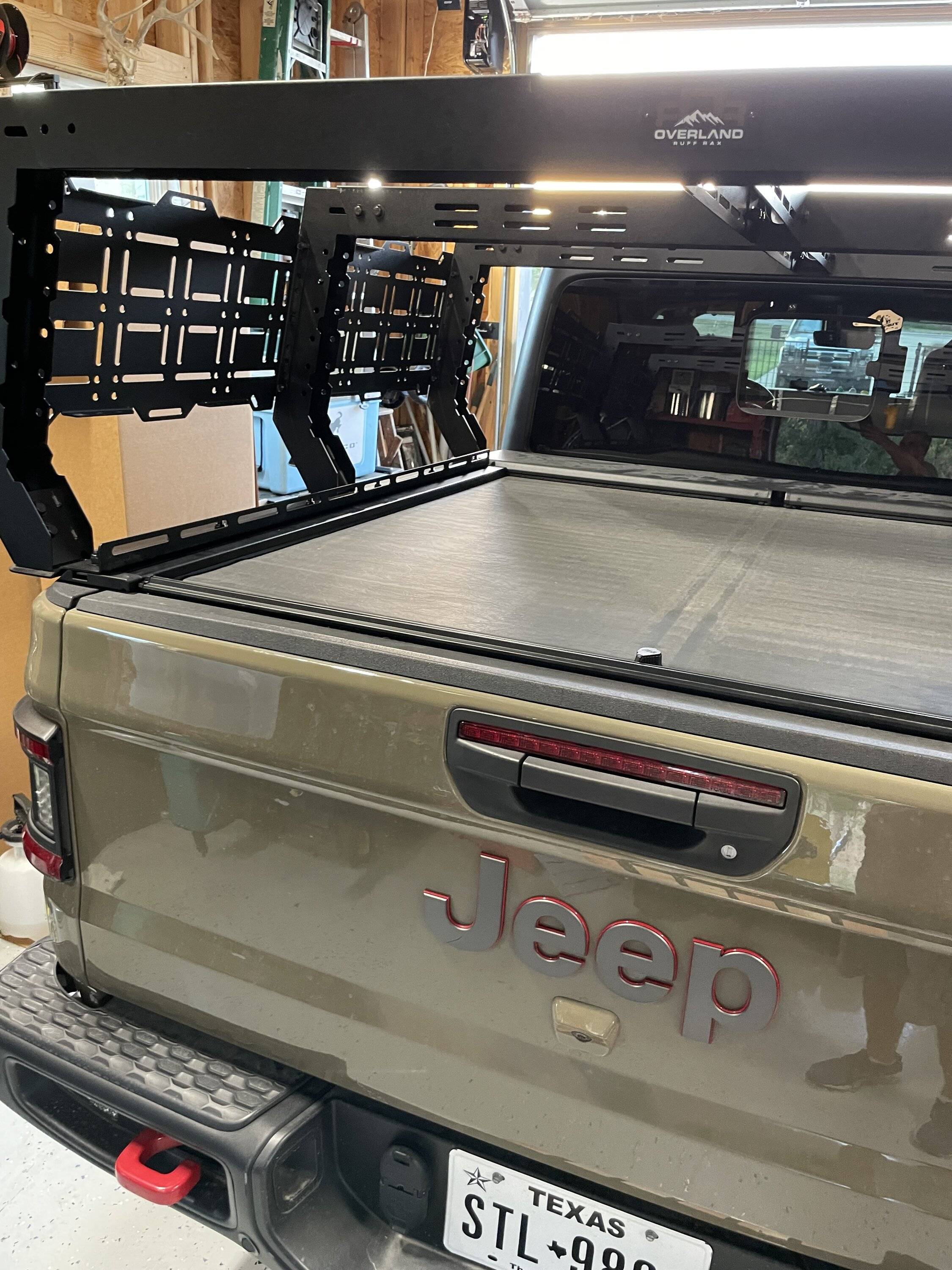 Roll-N-Lock MXT vs Truck Covers USA with HD Tracks | Jeep Gladiator (JT ...