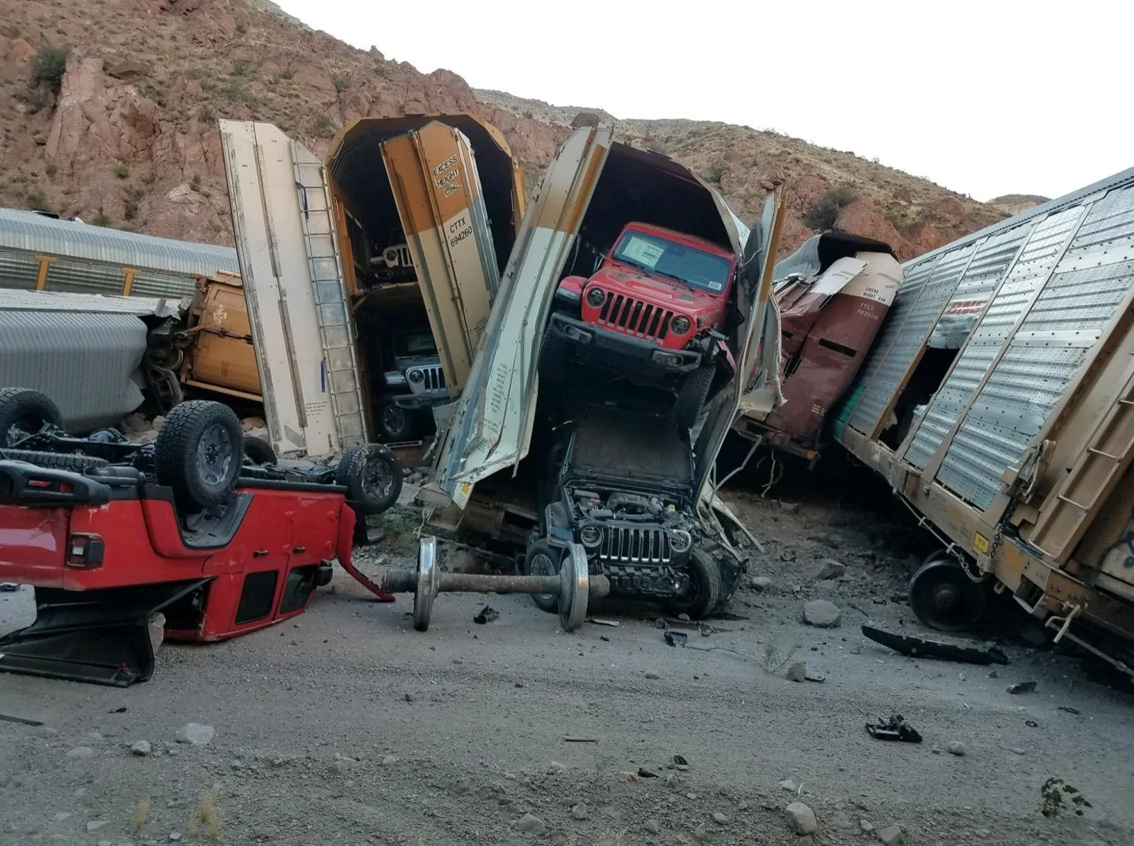 Spectacular train wreck destroys Jeep Gladiators :( | Page 7 | Jeep ...