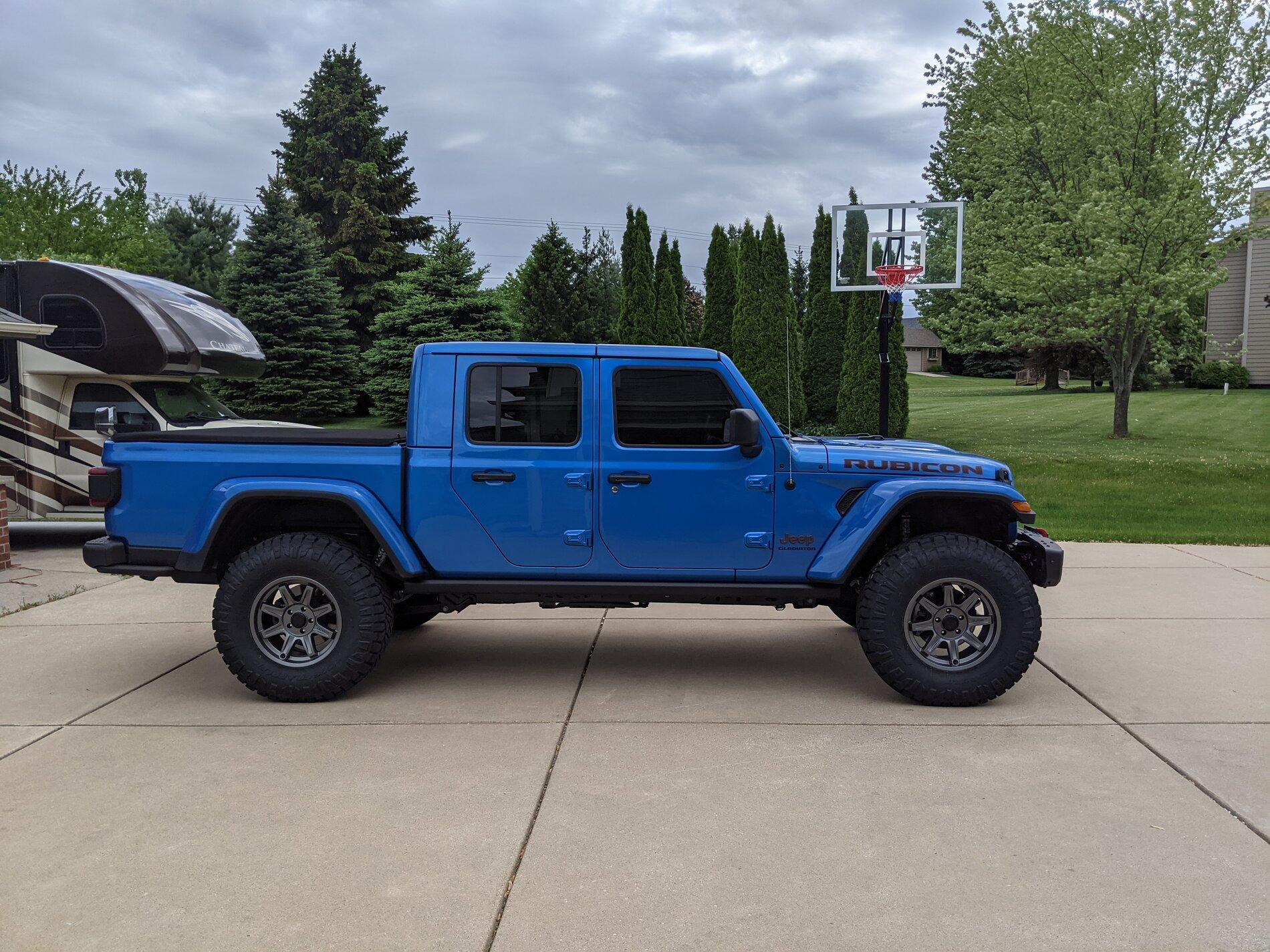 HYDRO BLUE PEARL Gladiator JT Club | Page 112 | Jeep Gladiator (JT ...