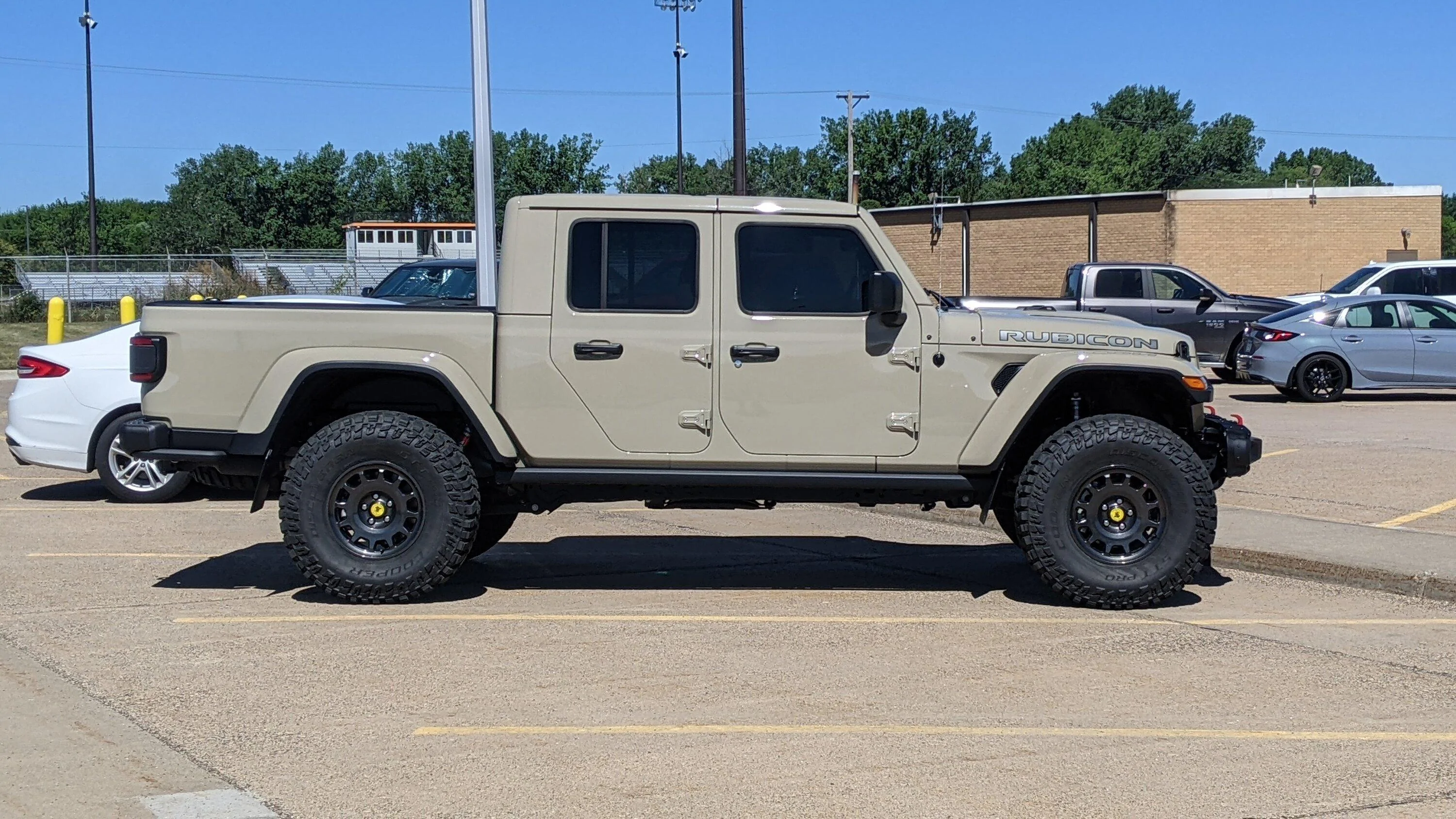 Tried searching, show me your AEV Salta XR’s! | Jeep Gladiator (JT ...