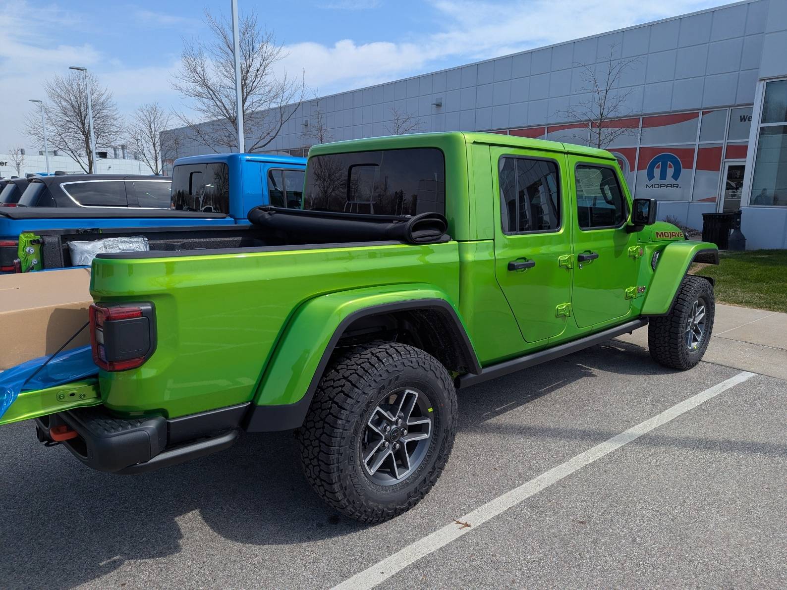 And yet ANOTHER 2025 Mojave X thread - in Mojito! | Jeep Gladiator (JT ...