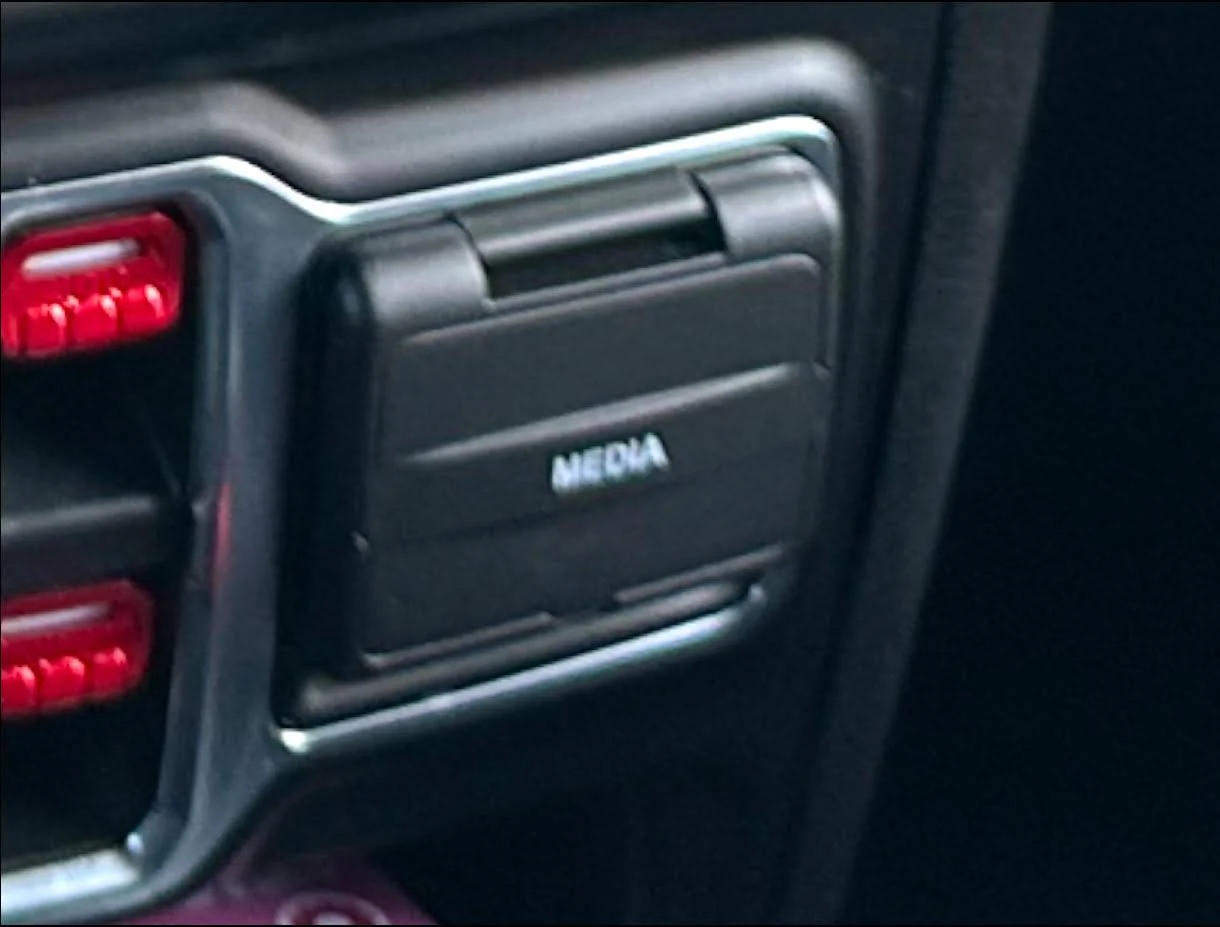 media lid cover on dash | Jeep Gladiator (JT) News, Forum, Community ...