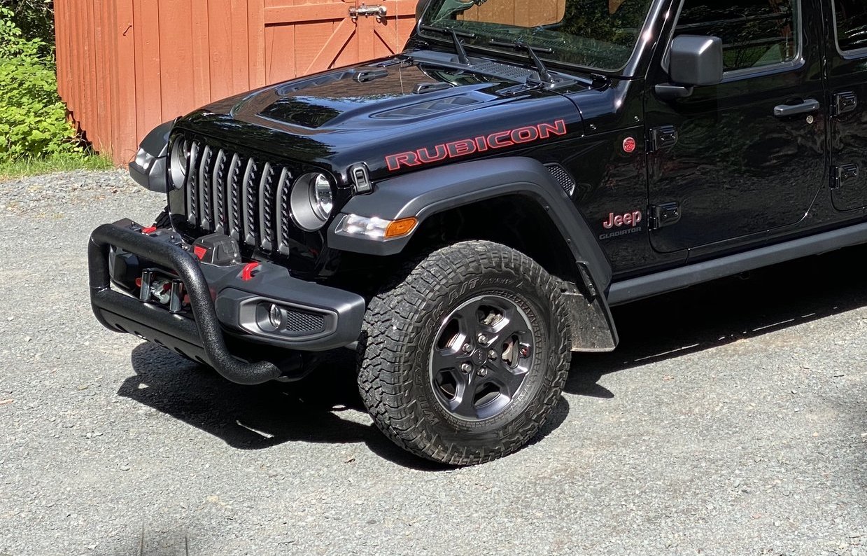 Installed winch on original factory plastic bumper | Jeep Gladiator (JT ...