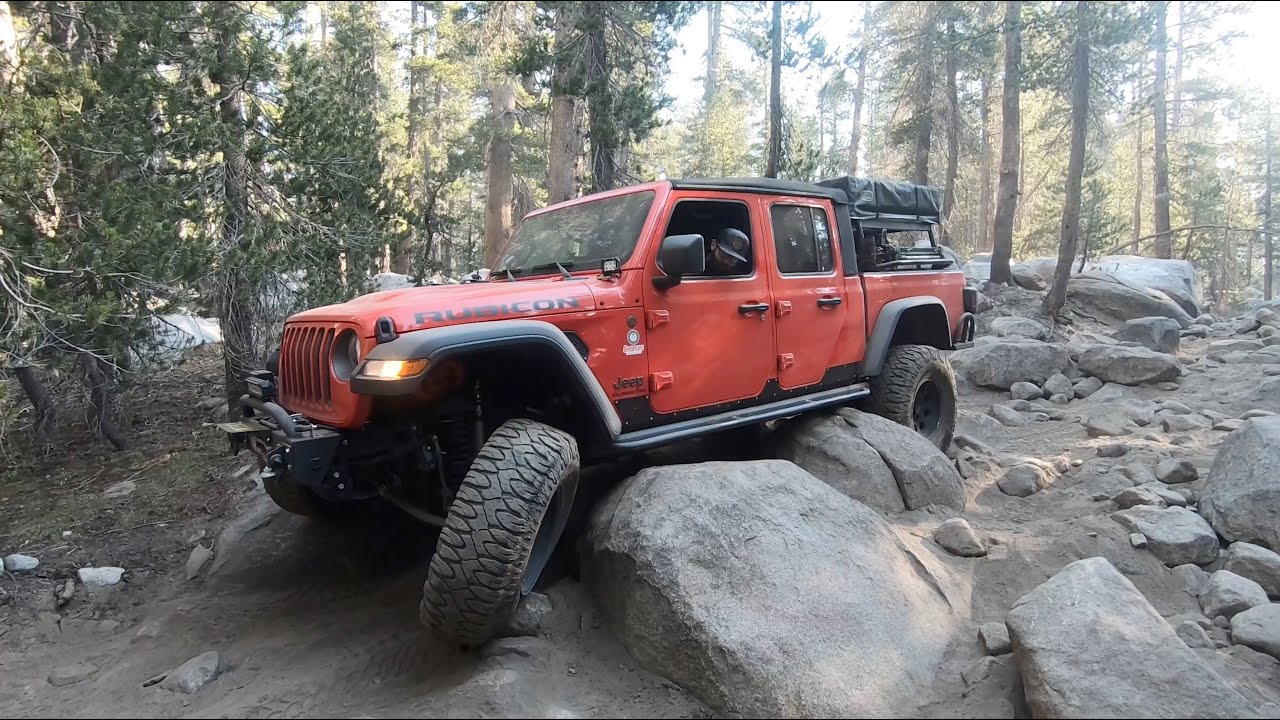 JT Gladiator and Suzuki Samurai Rock Crawling Near Shaver Lake, CA ...