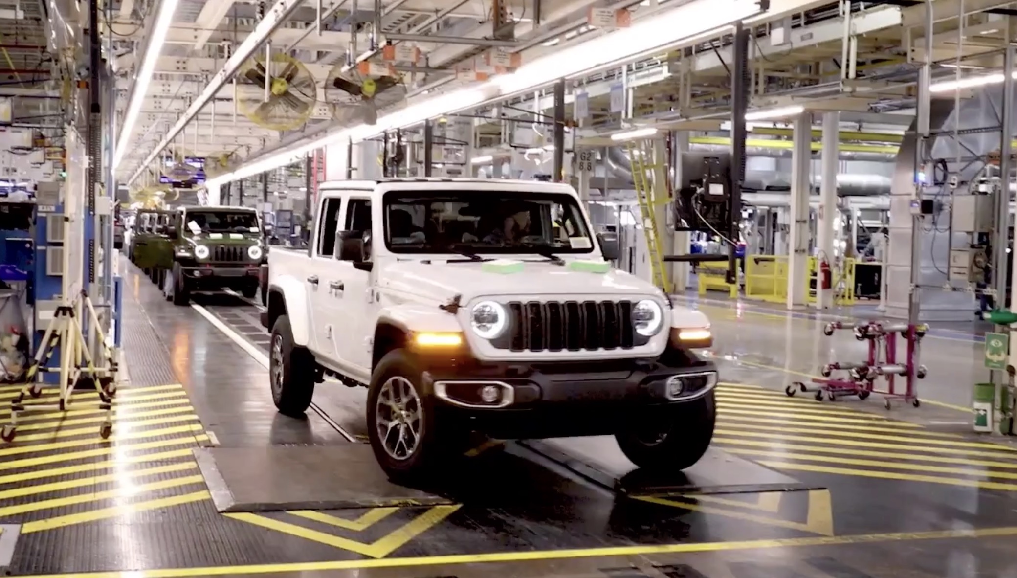 2024 Jeep Gladiator Production Starts at Toledo Assembly Complex | Jeep ...